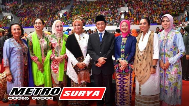 Komitmen Lestarikan Budaya Indonesia, NY. Fera Muhammad Ali Hadiri ...