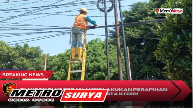 PLN Icon Plus Peran Aktif Melakukan Perapihan Kabel Tiang PLN Kota ...
