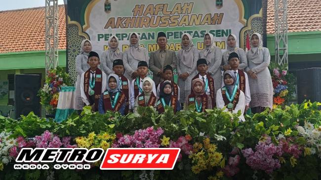 Haflah Akhirussanah , Pelepasan Siswa-siswi MI Darul Ulum Serta Kreasi Pentas Seni Berjalan Khidmat